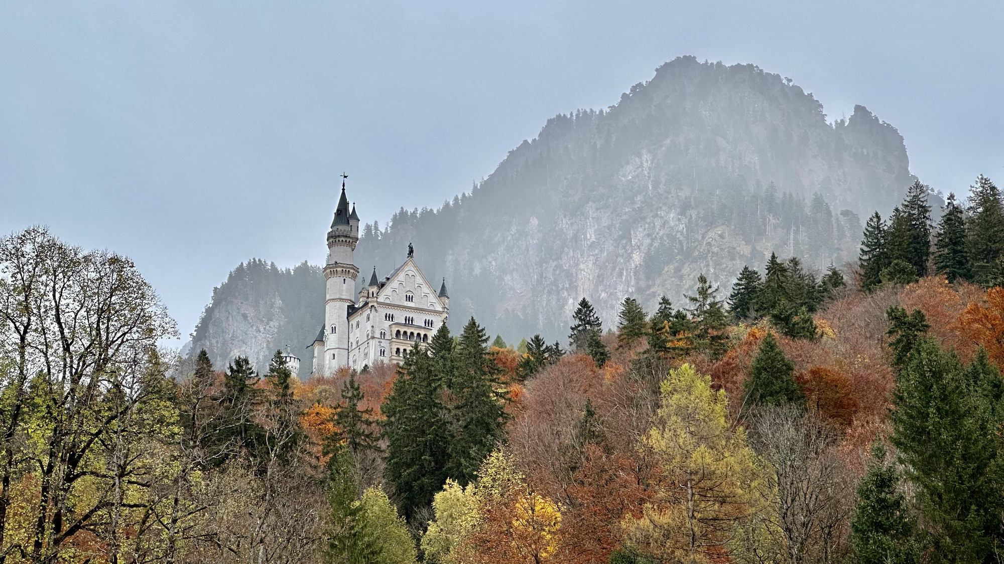 SCHLOSS NEUSCHWANSTEIN: ΤΟ ΩΡΑΙΟΤΕΡΟ ΚΑΣΤΡΟ ΤΗΣ ΓΕΡΜΑΝΙΑΣ - Seretravel